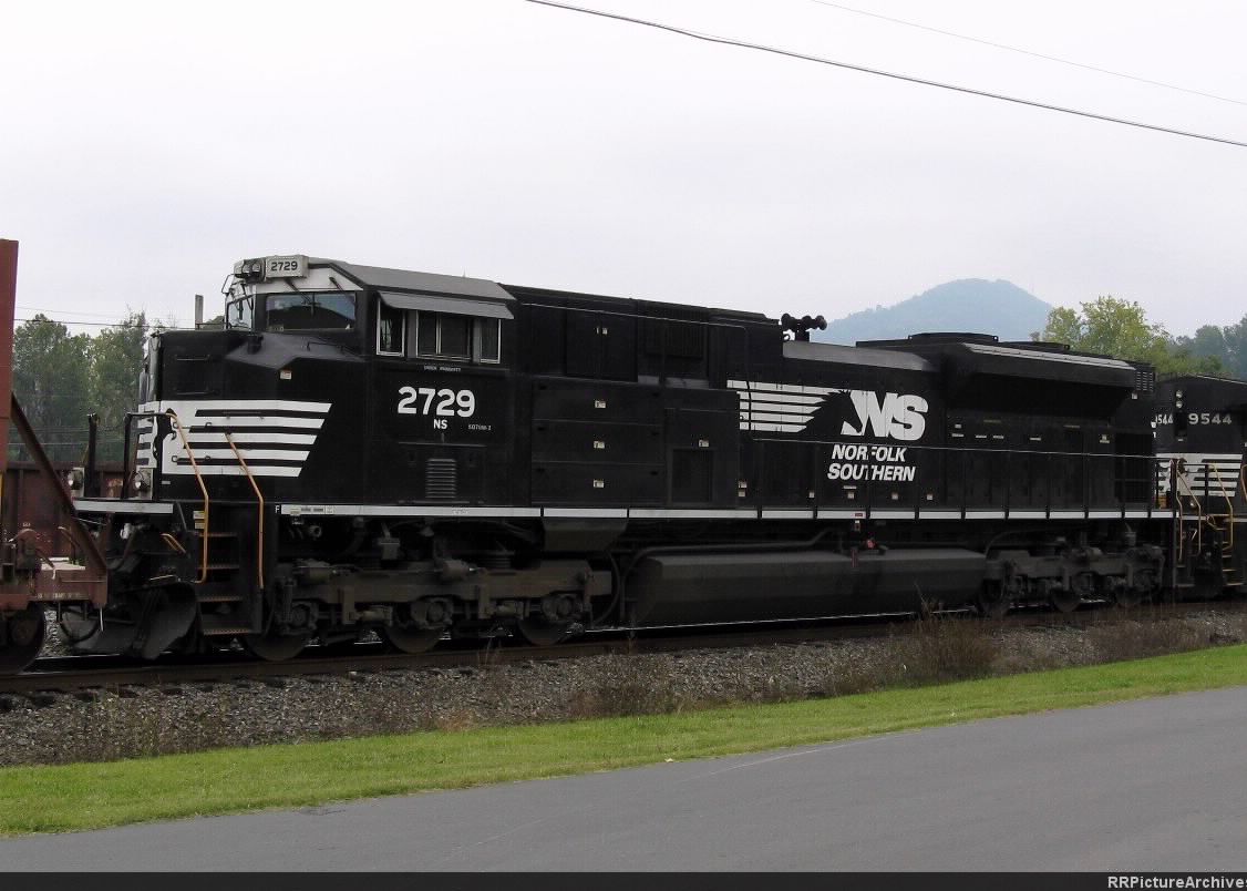 NS 2729 SD70M-2